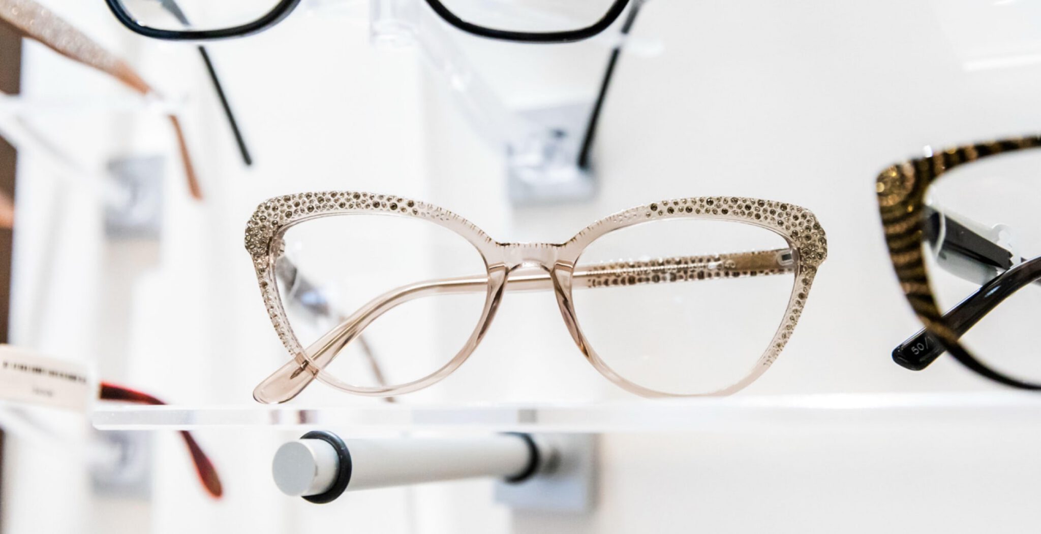 MiSight Contact Lenses: How They Help Slow Myopia Progression ...